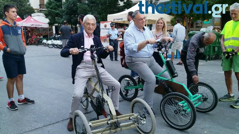 Ο ΜΠΟΥΤΑΡΗΣ: ΚΑΝΕΙ ΠΟΔΗΛΑΤΟ & «ΟΡΚΙΖΕΙ» ΚΟΙΝΟΤΙΚΟ ΣΥΜΒΟΥΛΟ ΜΕ ΓΚΛΙΤΣΑ ...