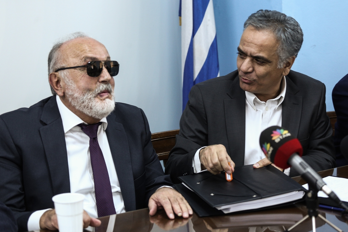 Οργή Σκουρλέτη για Κουρουμπλή μετά τις φωτογραφίες με τον Αμβρόσιο ...
