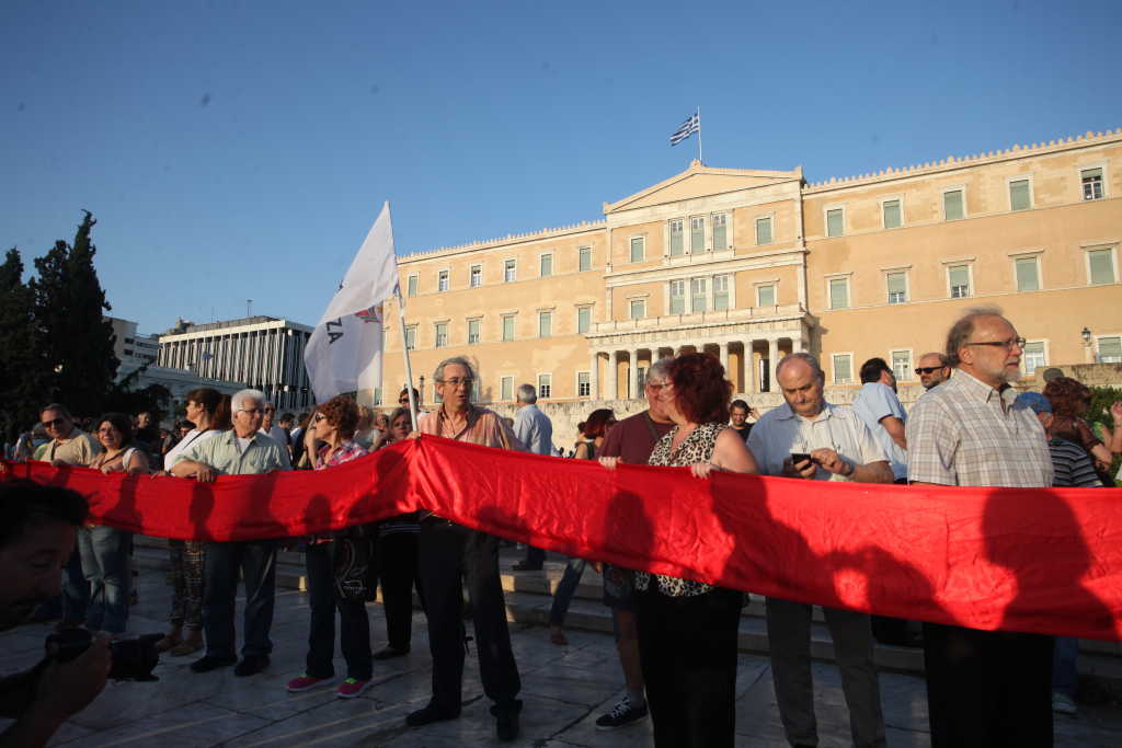 Η ανακοίνωση του ΣΥΡΙΖΑ για τις κινητοποιήσεις στο Σύνταγμα ...
