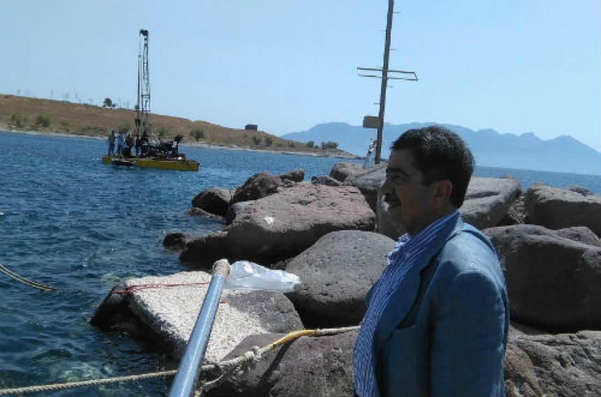 Ο Χατζηπέρος απαντά στον τ. βασιλιά Κωνσταντίνο για την αυτοβιογραφία ...