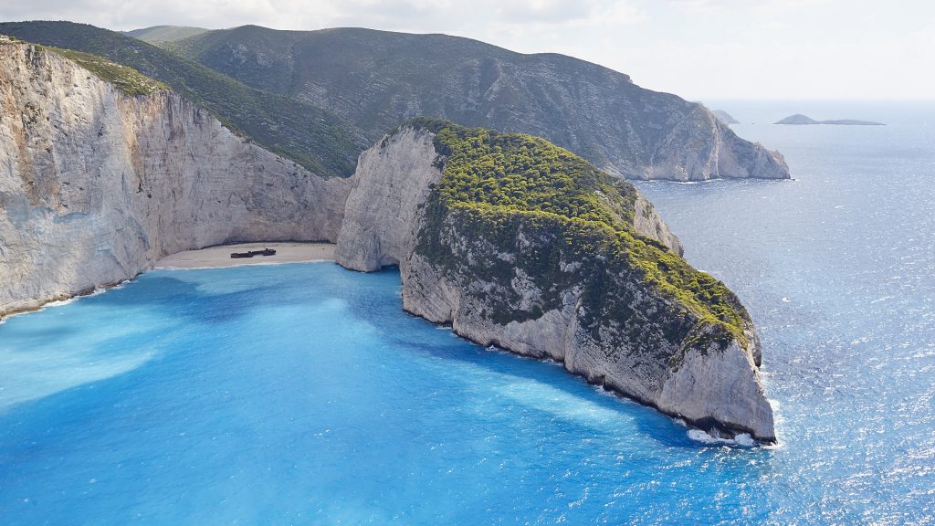 Ζάκυνθος: Άνοιξε ξανά η παραλία «Ναυάγιο» μετά την κατολίσθηση ...