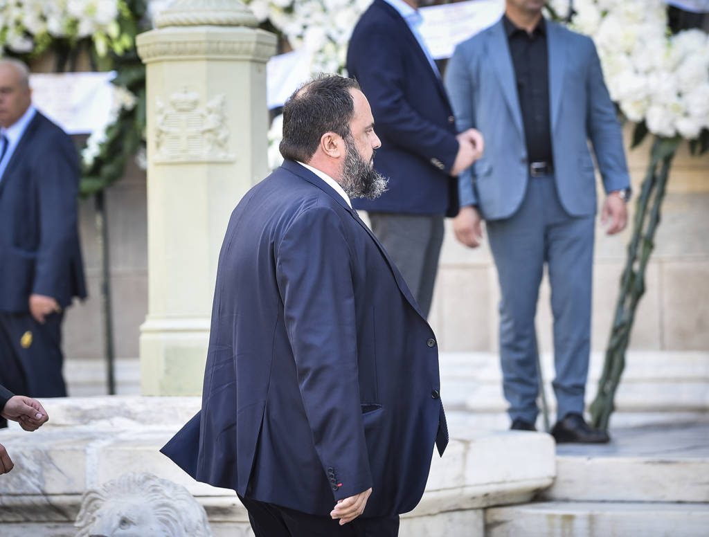 Το στερνό αντίο στον Σωκράτη Κόκκαλη (φωτο) - Aftodioikisi.gr