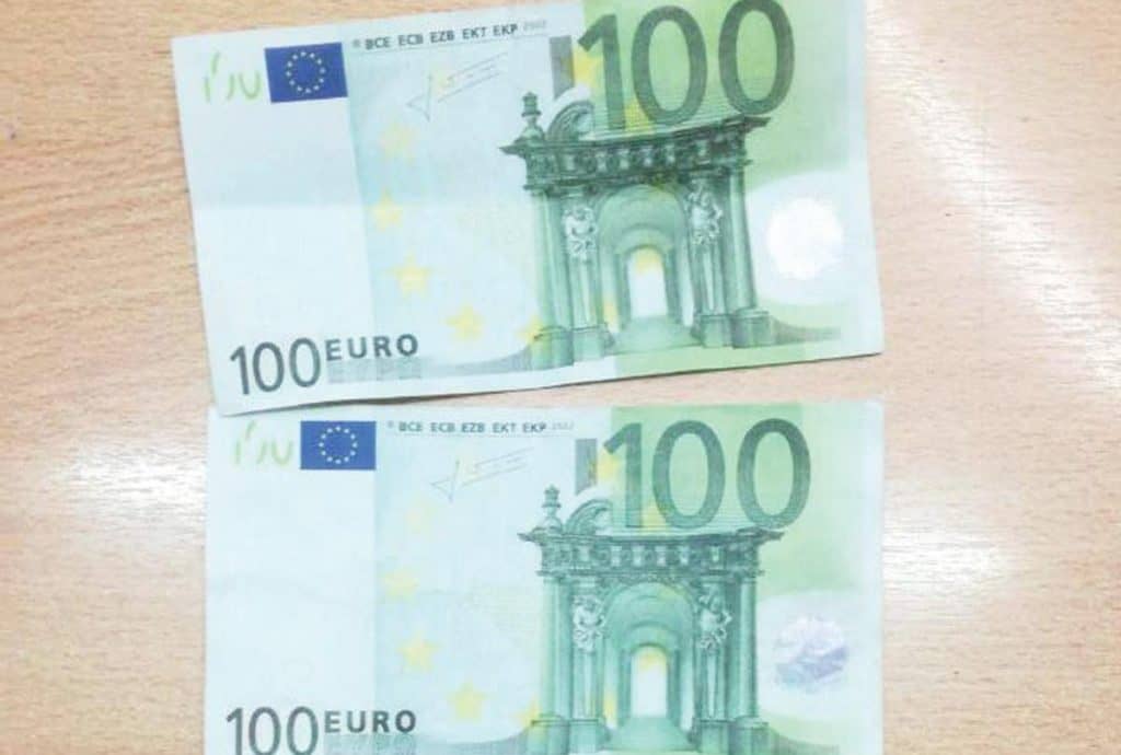 "Έριξαν" στην αγορά πλαστά 100ευρα - Συναγερμός στις αρχές ...