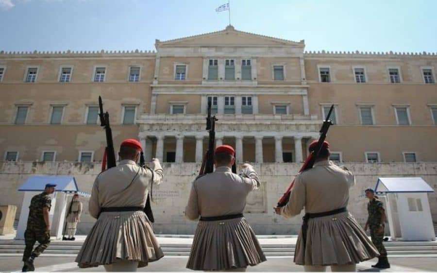 Σε ειδικές εξετάσεις για τον θάνατο του Εύζωνα προχώρησε η οικογένειά ...