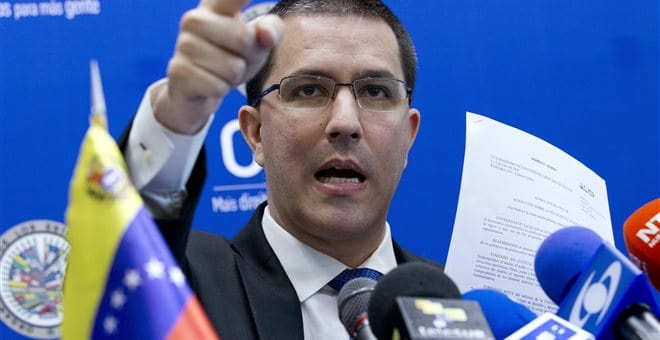 Αμερικανικές κυρώσεις στον υπουργό του Μαδούρο που προσγειώθηκε στην ...