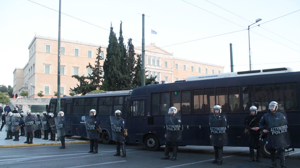 Επέτειος Γρηγορόπουλου: Μαθητική πορεία στο κέντρο της Αθήνας ...