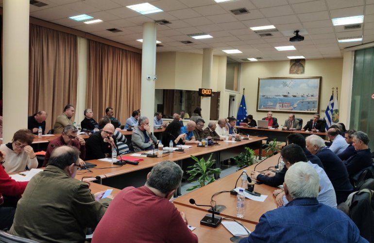 Χίος-μεταναστευτικό: «Γραμμή» κινητοποιήσεων έδωσε το δημοτικό ...