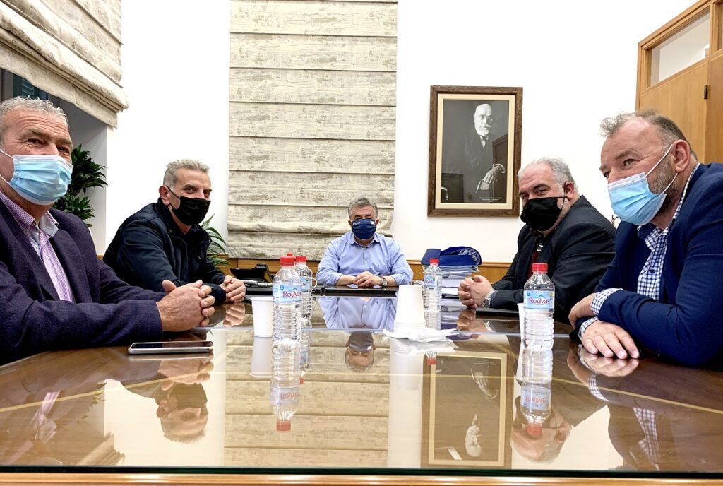 Συνάντηση Περιφερειάρχη Κρήτης με εκπροσώπους επαγγελματιών