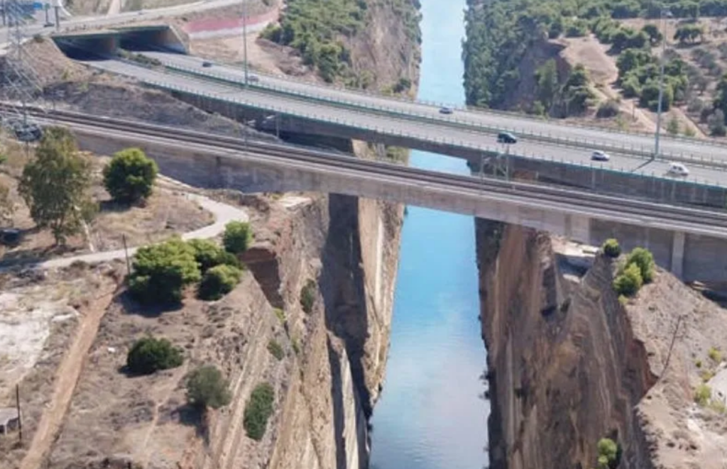 Ισθμός της Κορίνθου: Η νέα μεγάλη κατολίσθηση από ψηλά - Aftodioikisi.gr