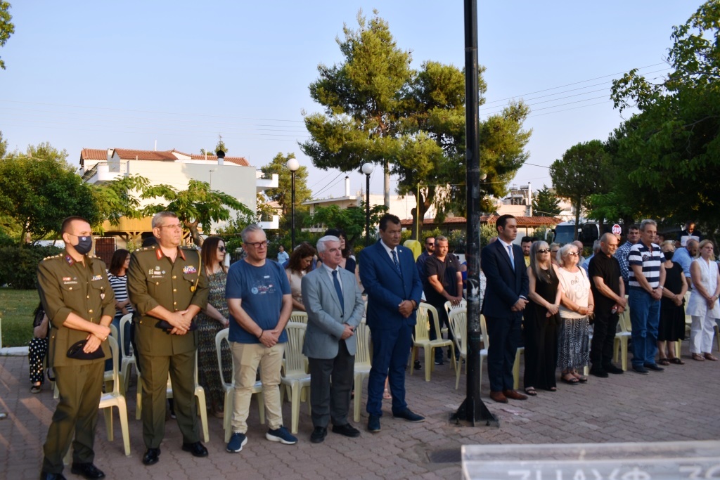 Δ. Φυλής: Με επισημότητα η τελετή των αποκαλυπτηρίων της προτομής του ...