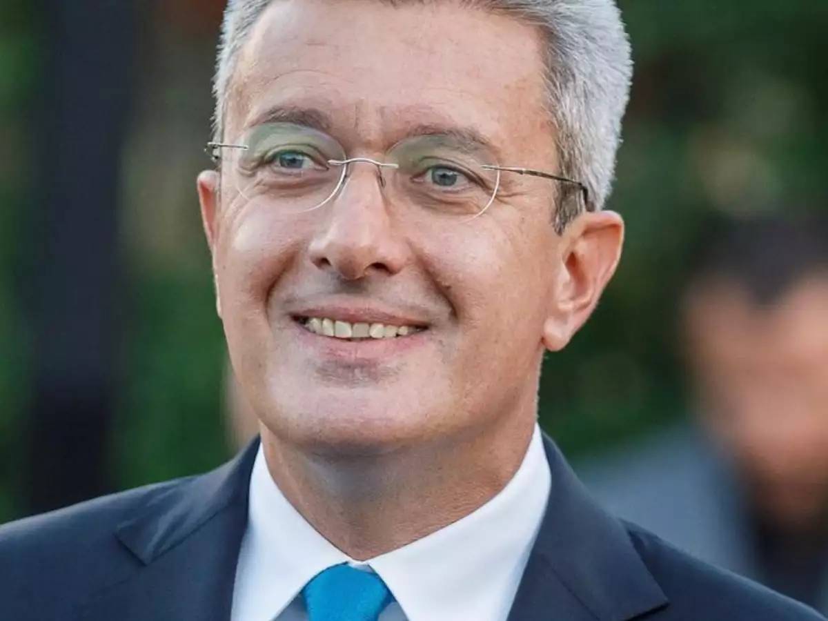 Νίκος Χατζηνικολάου: Δημοσίευσε μια φωτογραφία με τα τέσσερα παιδιά του ...