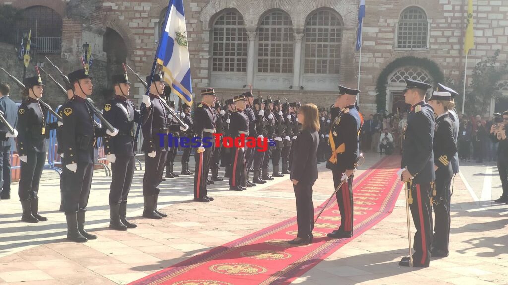 Γιορτάζει σήμερα η Θεσσαλονίκη – Πλήθος κόσμου στη δοξολογία του Αγίου ...