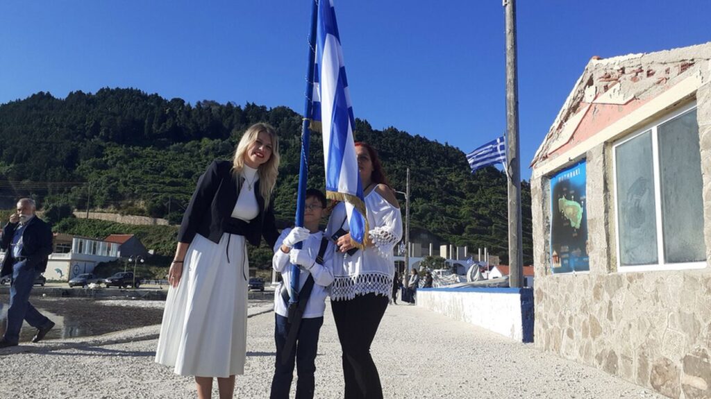 Θλίψη: Φεύγει ο ένας και μοναδικός μαθητής του Δημοτικού Σχολείου ...