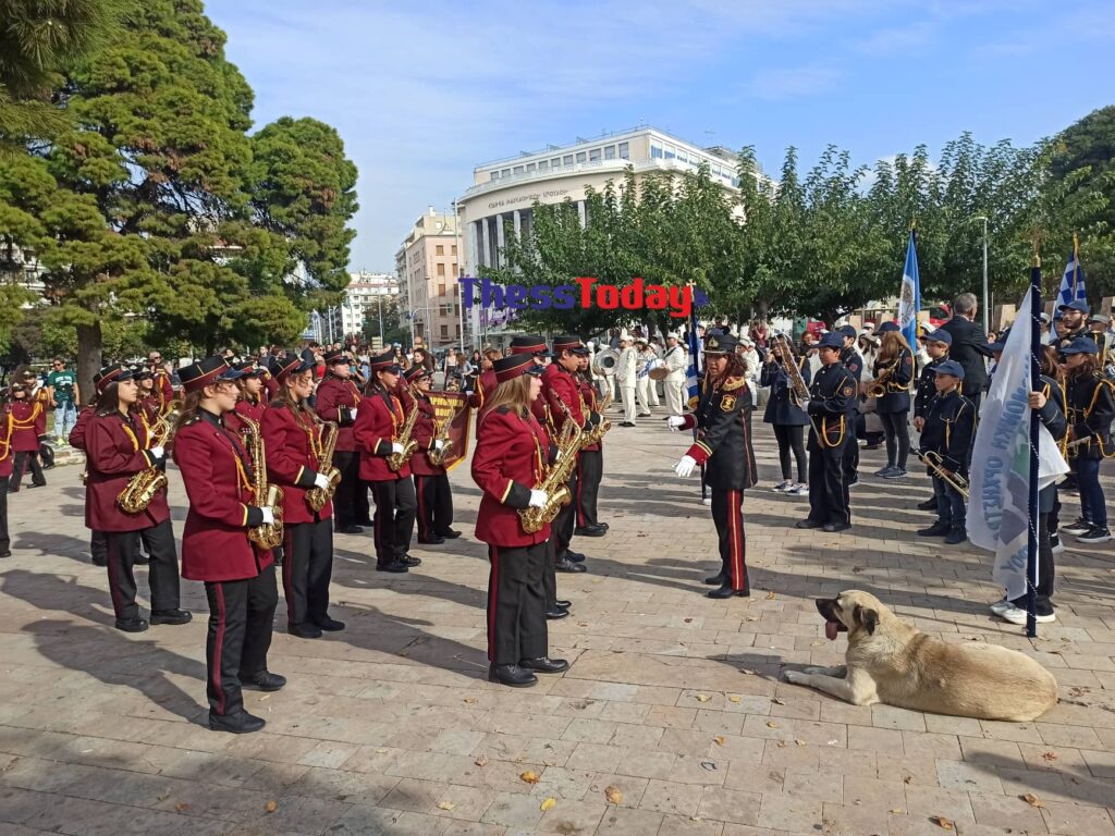 «Παρέλαση» φιλαρμονικών στο κέντρο της Θεσσαλονίκης (φωτο, βίντεο ...
