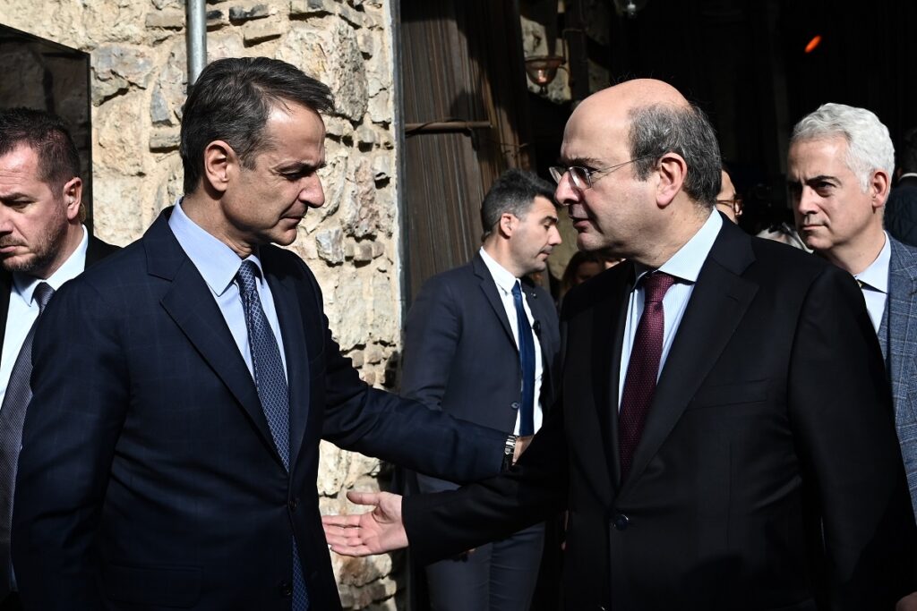 ΜΑΤ απέναντι στη διαμαρτυρία στην “τελετή” διάλυσης της δομής του ...