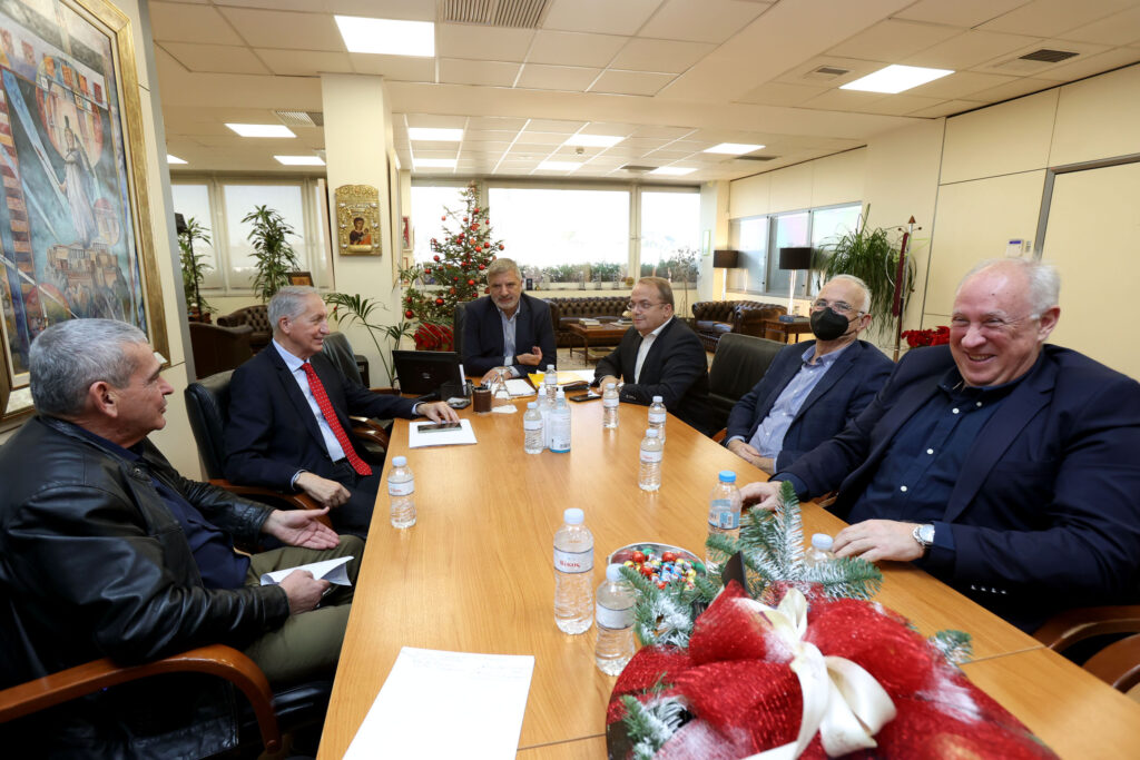 Πραγματοποιήθηκε συνάντηση εργασίας για σημαντικά έργα του Δήμου Βάρης ...