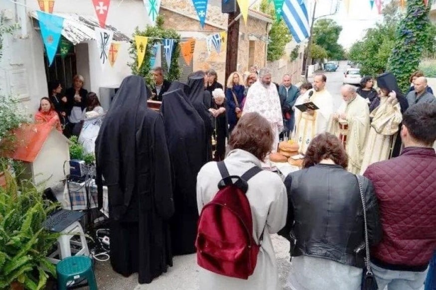 Άγιοι Ισίδωροι Λυκαβηττού: Επανεμφάνιση του πάτερ Αντώνη Λουπασάκη ...