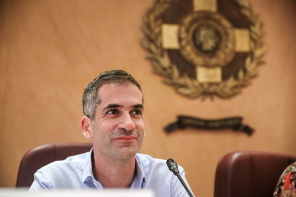 Ο Μπακογιάννης ζητά να ξεχάσουμε την αποστασία του παππού του ...