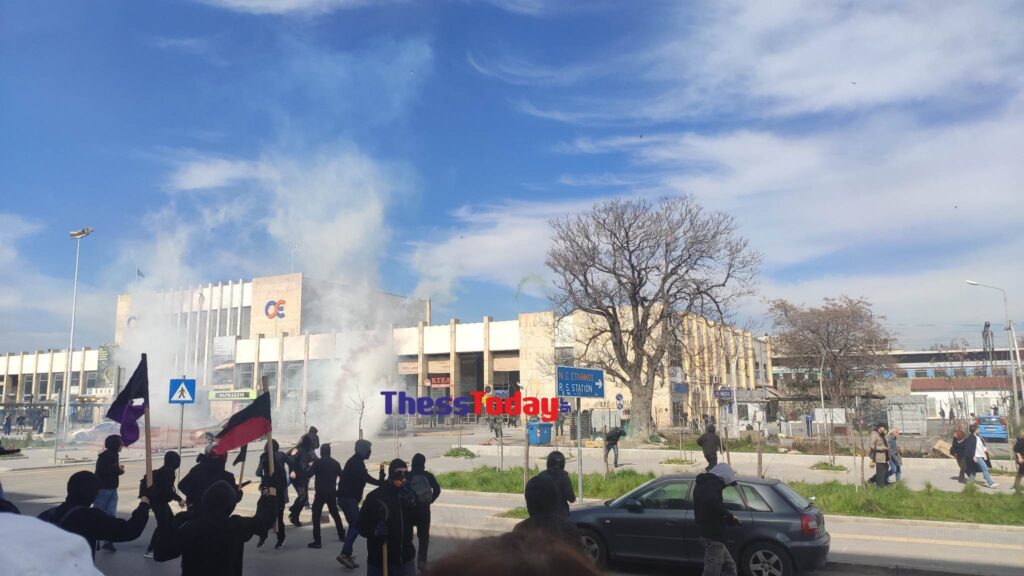 Επεισόδια στη Θεσσαλονίκη στην πορεία για την τραγωδία στα Τέμπη (φωτο ...