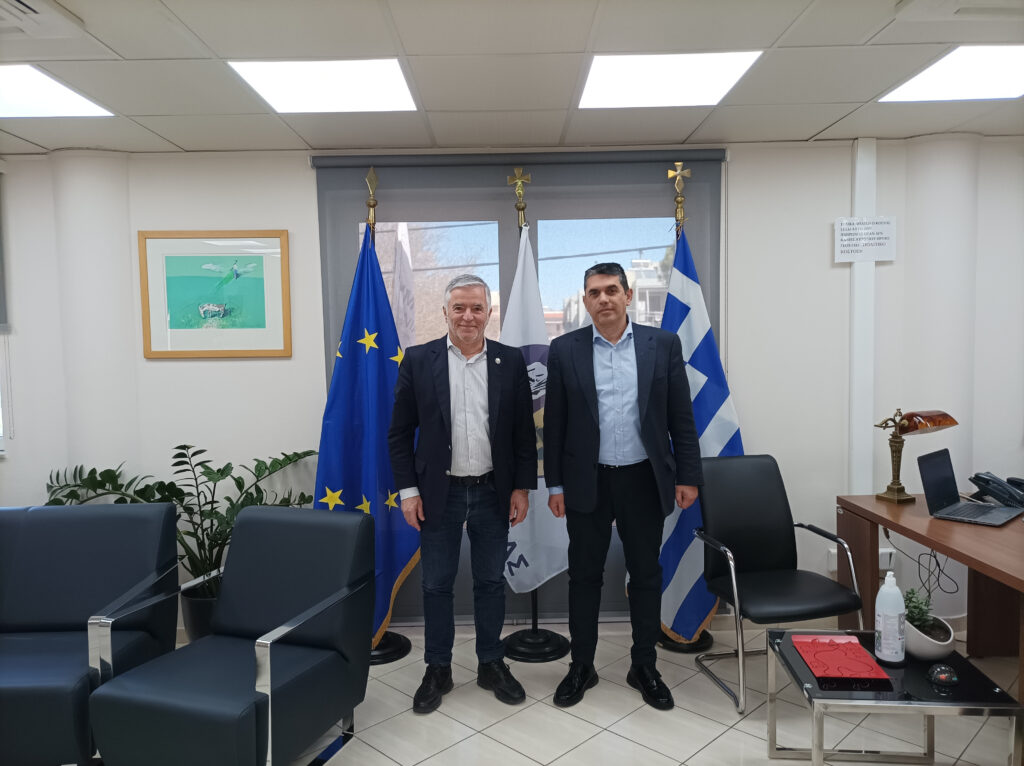 Δήμος Παιανίας: Υποψήφιο βουλευτή της Ελληνικής Λύσης συνάντησε ο ...