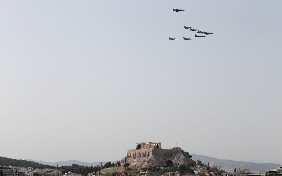 Μαχητικά αεροσκάφη θα πετάξουν σήμερα πάνω από την Ακρόπολη ...