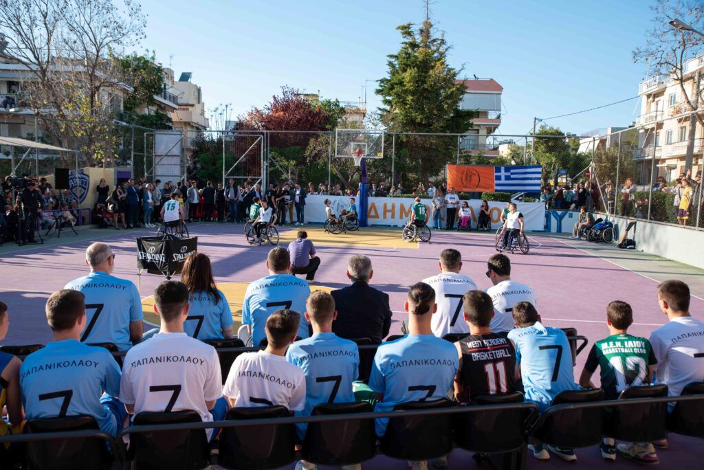 Ο Δήμος Ιλίου έδωσε το όνομα του Δημήτρη Παπανικολάου στο γήπεδο ...