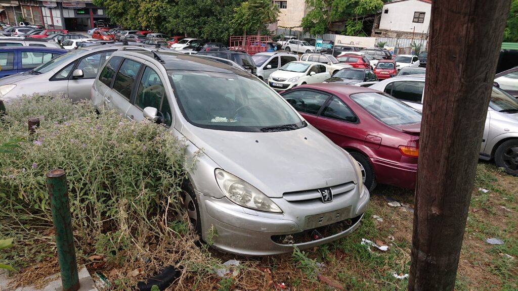 Εγκαταλελειμμένα οχήματα πάνω από δύο χρόνια σε περιοχή του Δήμο ...