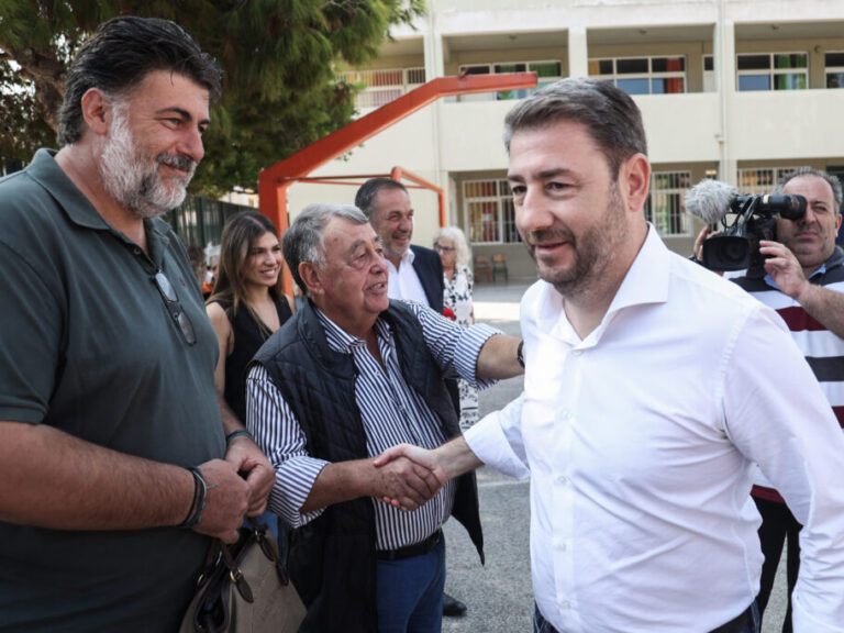 Ανδρουλάκης: Μεγάλη νίκη για το ΠαΣοΚ, πρώτη ήττα Μητσοτάκη ...