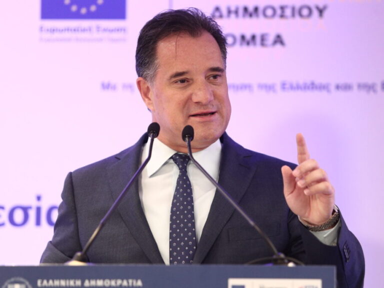 «Λαντζέρης που φιξ τα θινγκς στη κουζίν»- Viral τα... αγγλικά του Άδωνι ...
