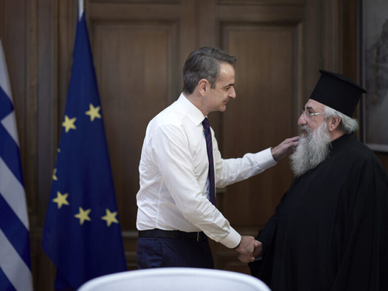 Ποιον Αρχιεπίσκοπο συνάντησε ο Μητσοτάκης στο Μαξίμου - Aftodioikisi.gr