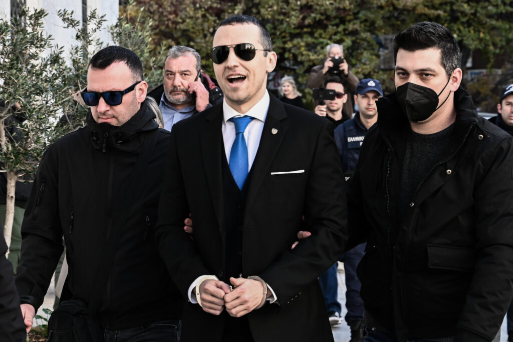 Ηλίας Κασιδιάρης: Έξοδος με πενθήμερη άδεια - Το ενδεχόμενο ...