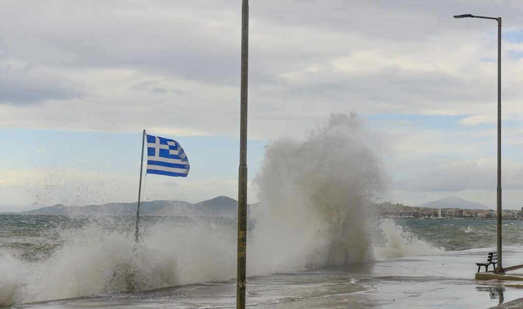 Κυπαρισσία: Νεκρή 66χρονη που παρασύρθηκε από τα κύματα στο λιμάνι ...