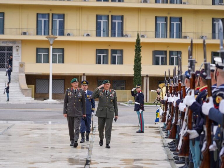 ΓΕΕΘΑ: Υποδοχή του νέου αρχηγού στο στρατόπεδο «Παπάγου» - Aftodioikisi.gr