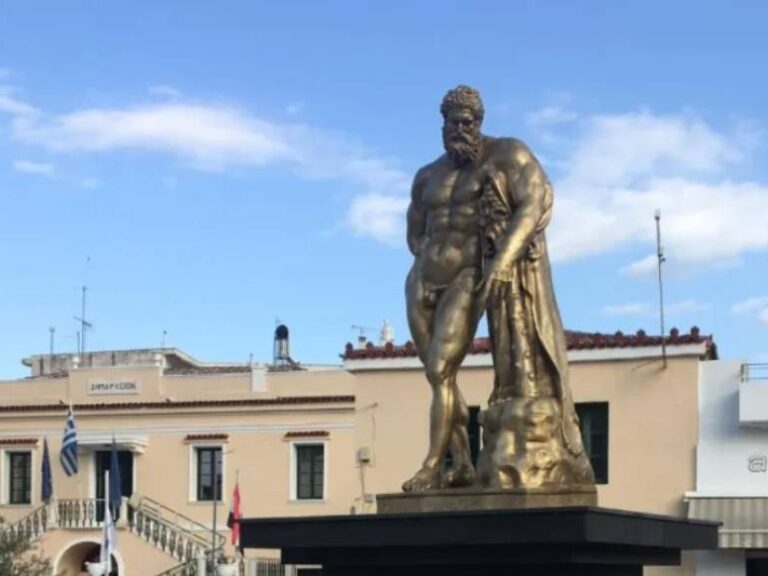"Πόλεμος" σε Δήμο για άγαλμα του Ηρακλή -Στη "μάχη" & η σύζυγος του ...