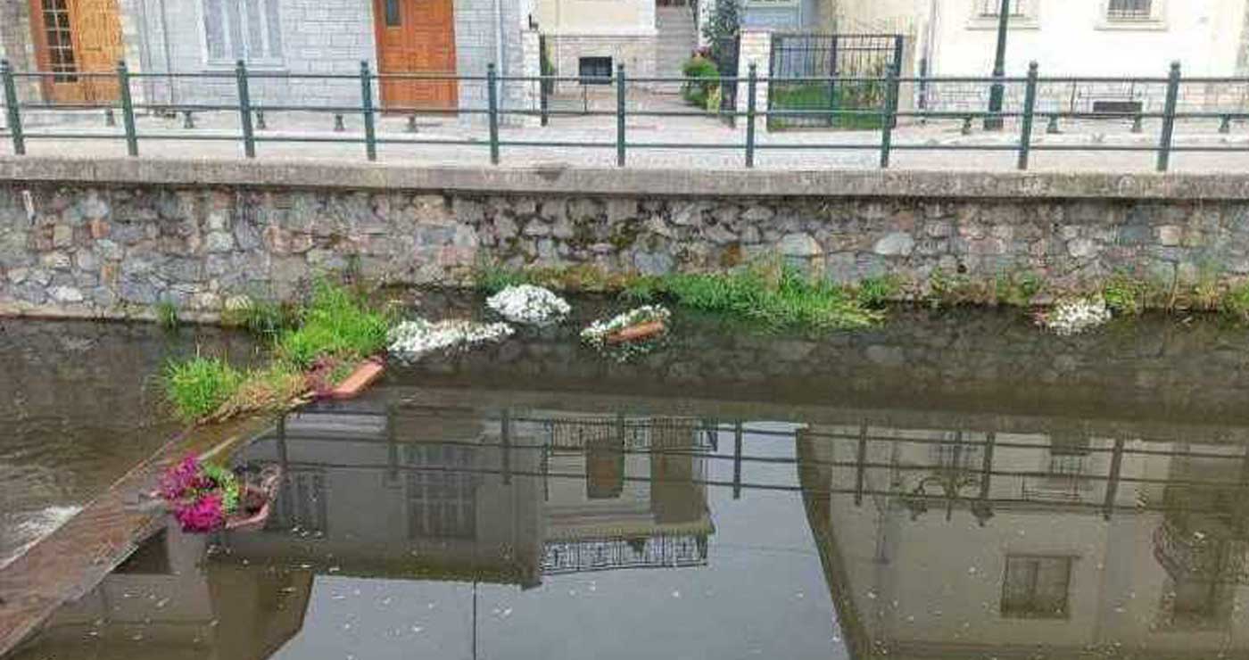 Δήμος απειλεί με μηνύσεις για την καταστροφή λουλουδιών - Aftodioikisi.gr
