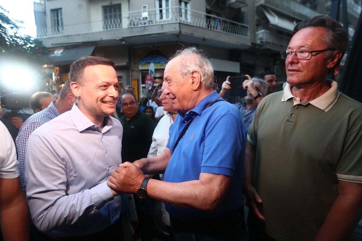 Άνθρωπος του Λοβέρδου σε συγκέντρωση του Δούκα - Aftodioikisi.gr