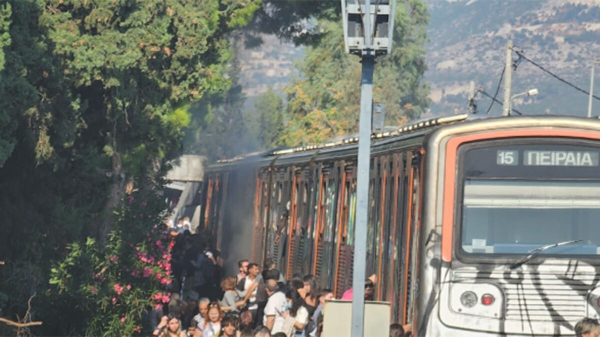 Φωτιά σε τρένο του ΗΣΑΠ γεμάτο επιβάτες - Aftodioikisi.gr
