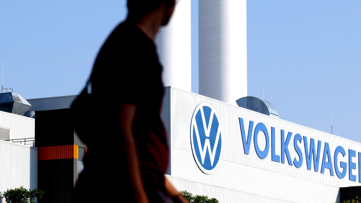 Volkswagen: Κλείνει 3 εργοστάσια και ετοιμάζει χιλιάδες απολύσεις ...