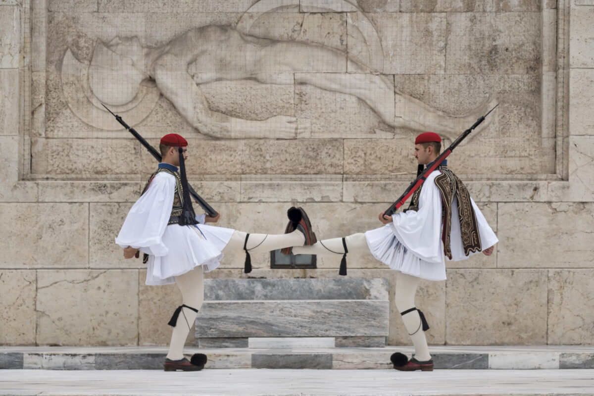 «Όχι» από την Περιφέρεια Αττικής στην «ταξιαρχία των ευζώνων ...