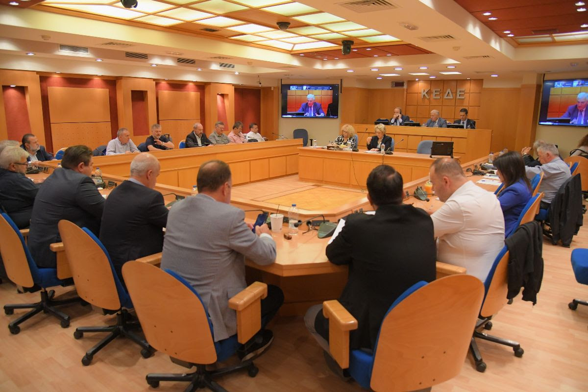 ΚΕΔΕ για ΔΕΥΑ: Δεν συζητάμε τις διαρροές του ΥΠΕΝ - Aftodioikisi.gr