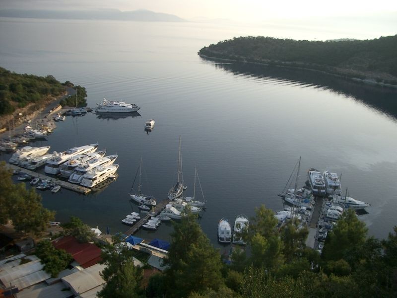 Το άγνωστο νησί στο Ιόνιο που λατρεύουν οι πιο πλούσιοι άνθρωποι του ...