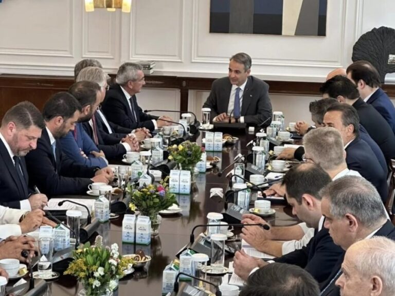 Συνάντηση με Μητσοτάκη: Ποιοι υπουργοί συμμετείχαν μαζί με ...