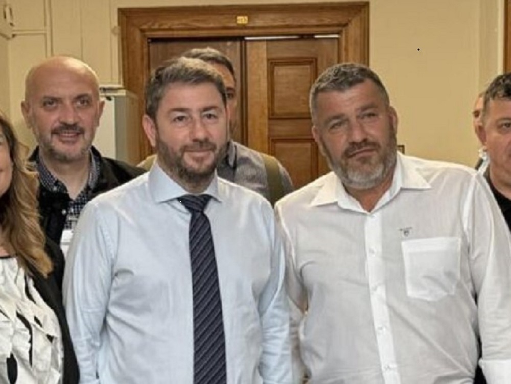 Ο Τράκας αναλαμβάνει και το... ΠΑΣΟΚ - Aftodioikisi.gr