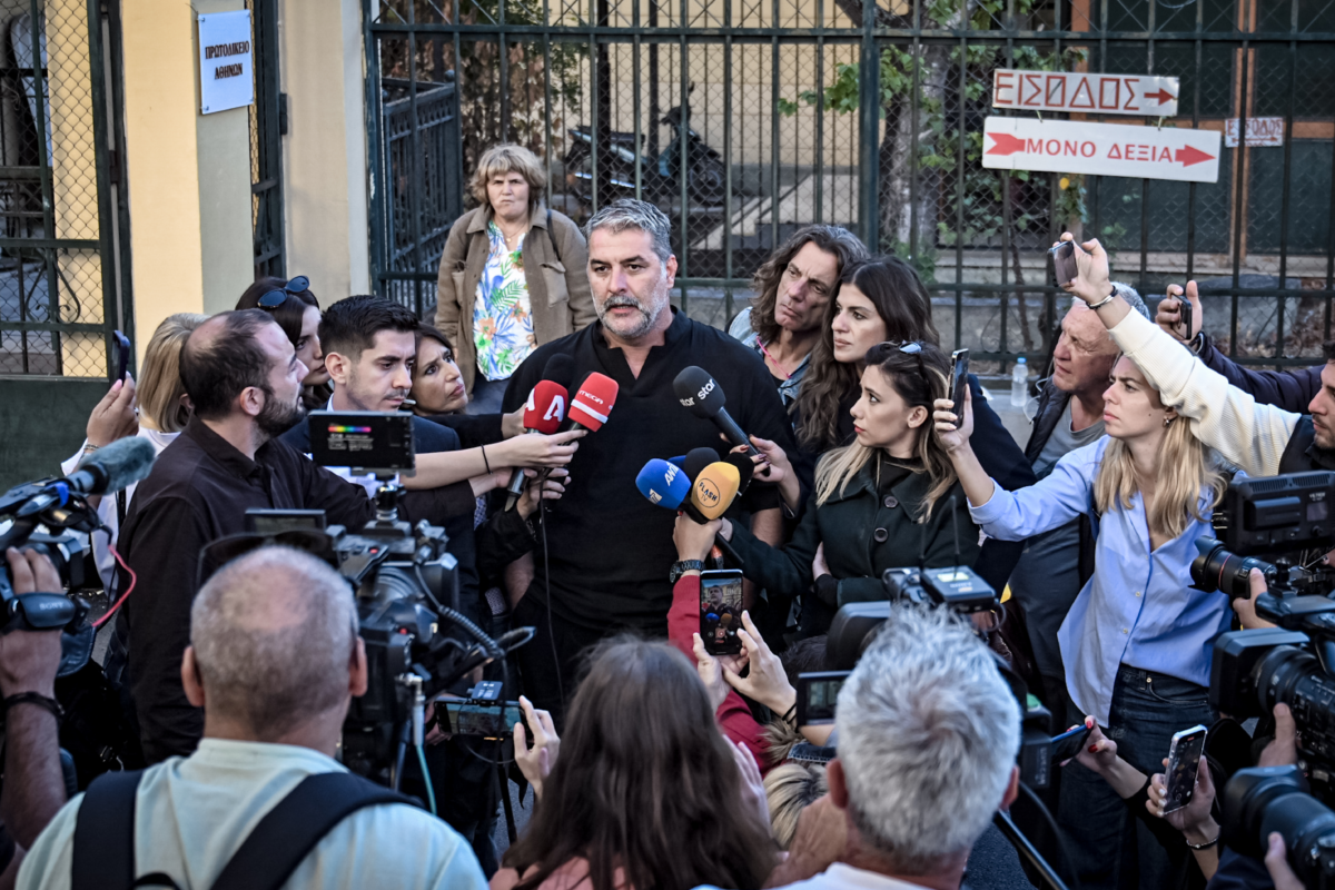 Αφέθηκε ελεύθερος ο Β. Μπισμπίκης - Ορίστηκε δίκη - Aftodioikisi.gr