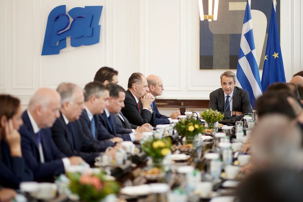 Mητσοτάκης -Δημόσιο: 20.000 προσλήψεις & διπλό μπόνους & στους ΟΤΑ το ...